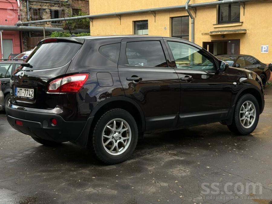 Violets Nissan Qashqai 2011 Rīga, ar dzinēja tilpumu 1.60 L un nobraukumu 253 tūkst. km par 5100 €, foto 7 vietnē AUTOMOTO.COM.LV