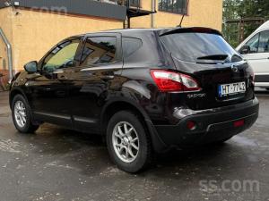 Violets Nissan Qashqai 2011 Rīga, ar dzinēja tilpumu 1.60 L un nobraukumu 253 tūkst. km par 5100 €, foto 9 vietnē AUTOMOTO.COM.LV