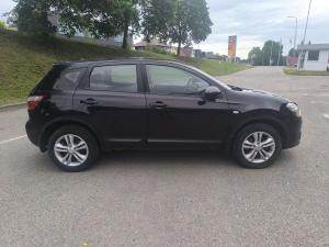 Violet Nissan Qashqai 2011 in Jonava, with an engine capacity of 1.60 L and mileage of 244 thousand km for 5150 €, photo 7 on AUTOMOTO.COM.LV