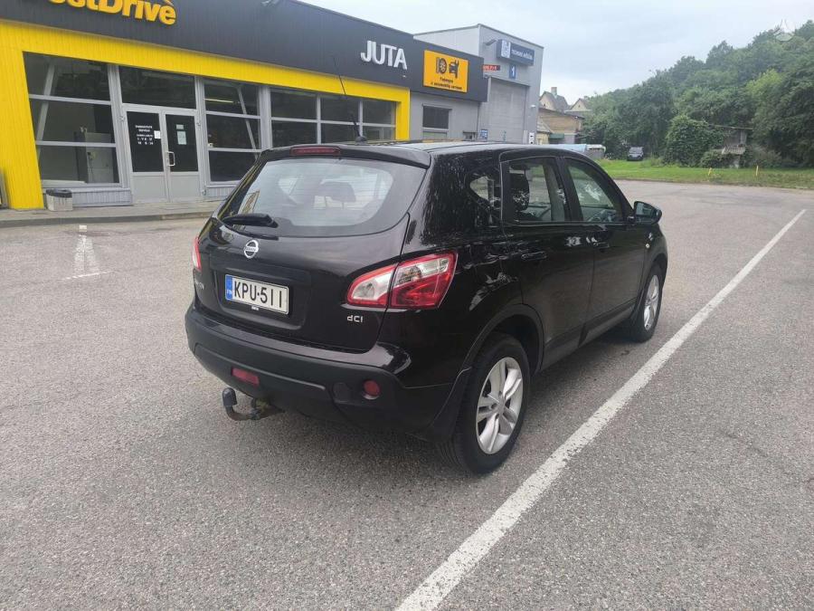 Violet Nissan Qashqai 2011 in Jonava, with an engine capacity of 1.60 L and mileage of 244 thousand km for 5150 €, photo 10 on AUTOMOTO.COM.LV