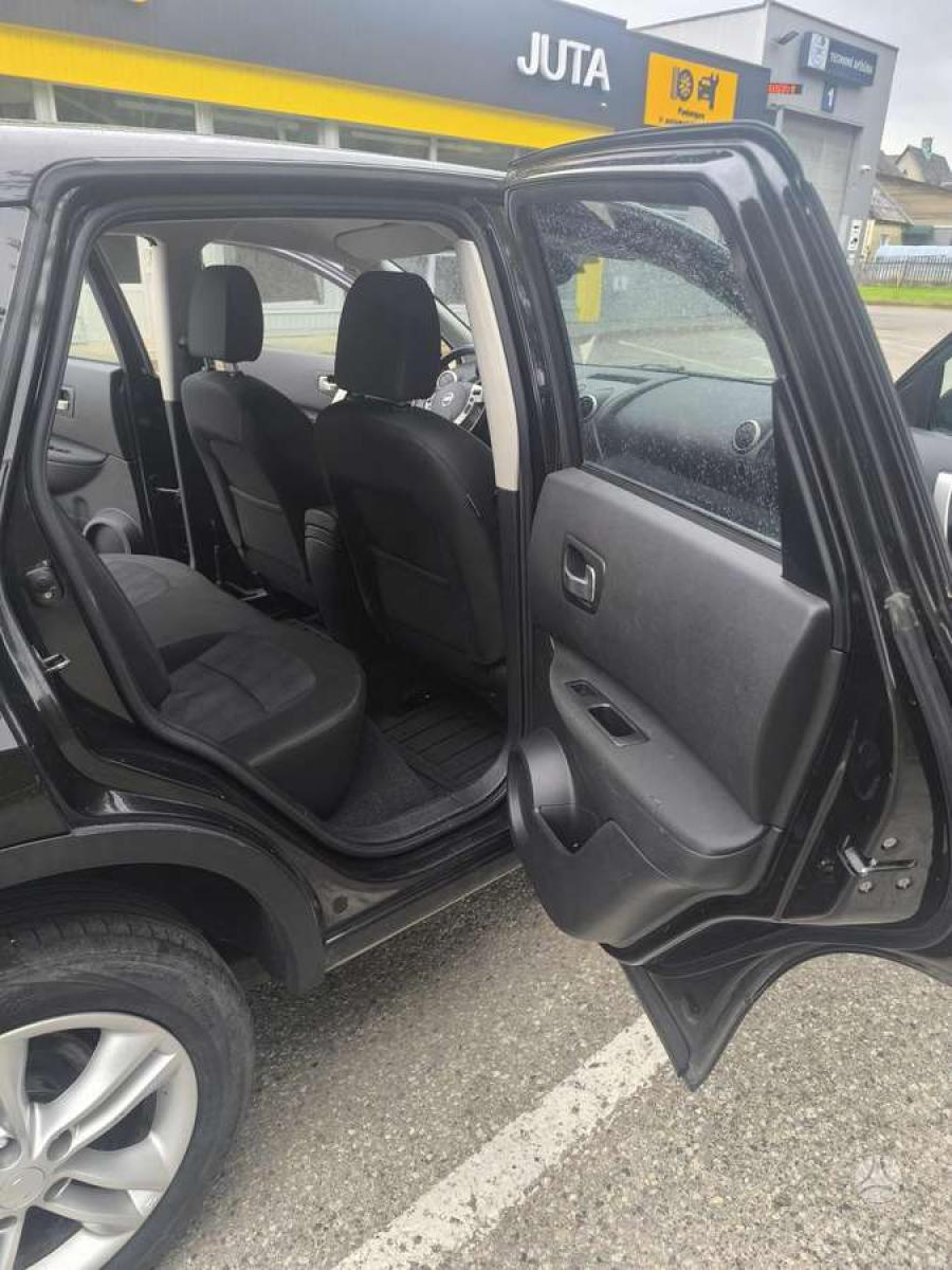 Violet Nissan Qashqai 2011 in Jonava, with an engine capacity of 1.60 L and mileage of 244 thousand km for 5150 €, photo 15 on AUTOMOTO.COM.LV