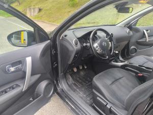 Violet Nissan Qashqai 2011 in Jonava, with an engine capacity of 1.60 L and mileage of 244 thousand km for 5150 €, photo 16 on AUTOMOTO.COM.LV