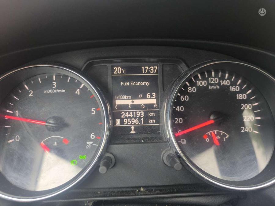 Violet Nissan Qashqai 2011 in Jonava, with an engine capacity of 1.60 L and mileage of 244 thousand km for 5150 €, photo 17 on AUTOMOTO.COM.LV