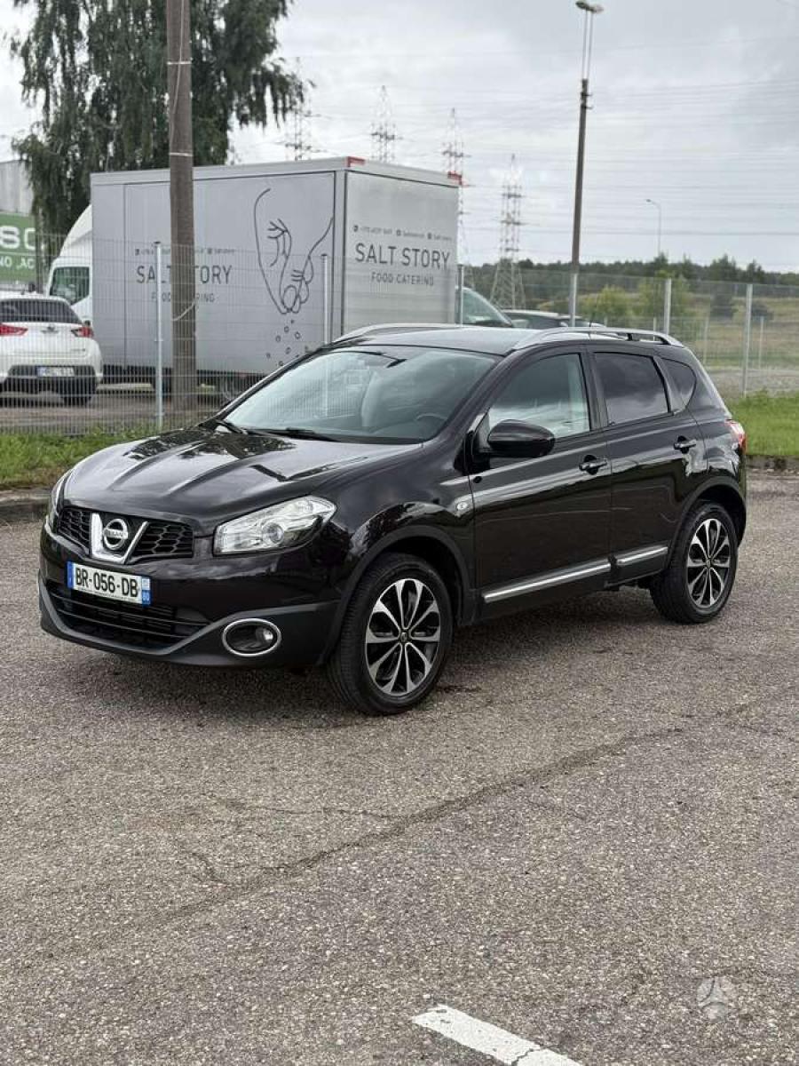Violets Nissan Qashqai 2011 Viļņa, ar dzinēja tilpumu 1.46 L un nobraukumu 250 tūkst. km par 5200 €, foto 1 vietnē AUTOMOTO.COM.LV