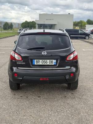 Violets Nissan Qashqai 2011 Viļņa, ar dzinēja tilpumu 1.46 L un nobraukumu 250 tūkst. km par 5200 €, foto 6 vietnē AUTOMOTO.COM.LV