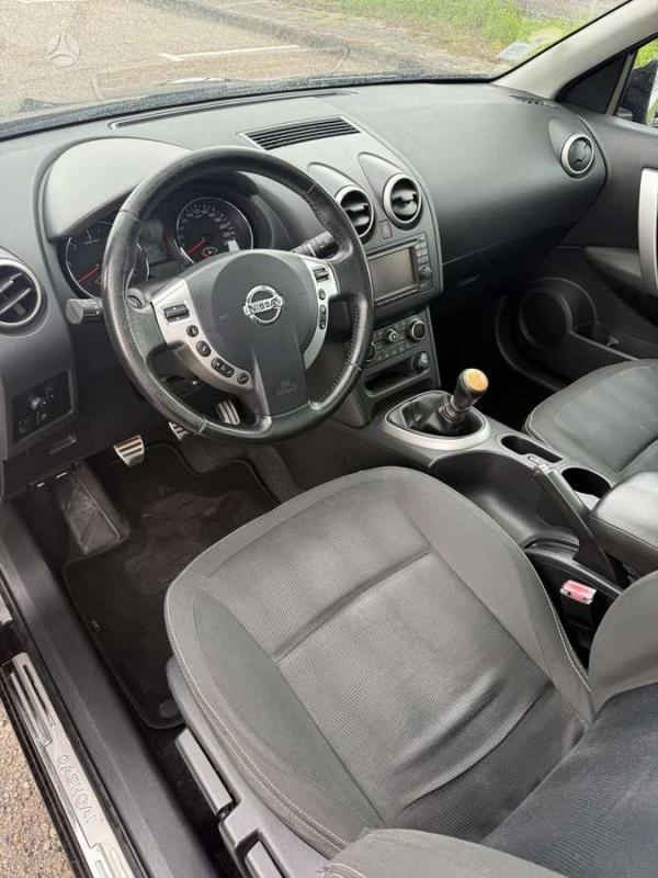 Violets Nissan Qashqai 2011 Viļņa, ar dzinēja tilpumu 1.46 L un nobraukumu 250 tūkst. km par 5200 €, foto 7 vietnē AUTOMOTO.COM.LV