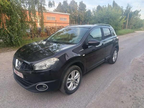 Violet Nissan Qashqai 2011 in Ukmerge, with an engine capacity of 1.50 L and mileage of 248 thousand km for 4100 €, photo 1 on AUTOMOTO.COM.LV