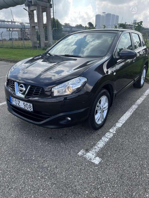 Nissan Qashqai 2011 in Jonava on AUTOMOTO.COM.LV Violet Nissan Qashqai 2011 in Jonava, with an engine capacity of 1.60 L and mileage of 94 thousand km for 4500 €, photo 1 on AUTOMOTO.COM.LV