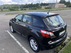 Violets Nissan Qashqai 2011 Jonava, ar dzinēja tilpumu 1.60 L un nobraukumu 94 tūkst. km par 4500 €, foto 4 vietnē AUTOMOTO.COM.LV