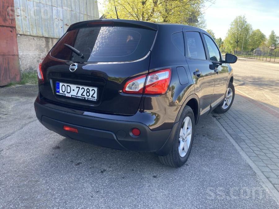 Violets Nissan Qashqai 2012 Cēsis, ar dzinēja tilpumu 1.60 L un nobraukumu 0 tūkst. km par 13790 €, foto 4 vietnē AUTOMOTO.COM.LV