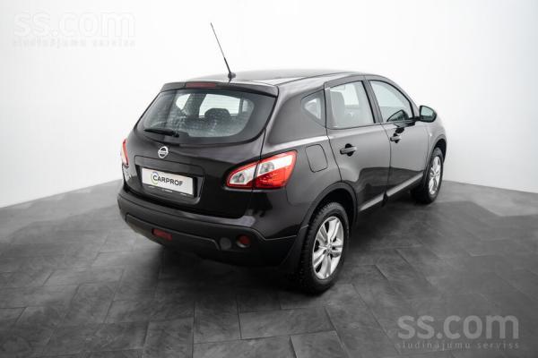 Violet Nissan Qashqai 2012 in Tallinn, with an engine capacity of 2.00 L and mileage of 186 thousand km for 4999 €, photo 4 on AUTOMOTO.COM.LV