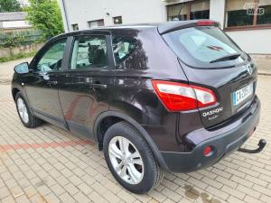 Violet Nissan Qashqai 2012 in Utena, with an engine capacity of 1.50 L and mileage of 297 thousand km for 5200 €, photo 7 on AUTOMOTO.COM.LV
