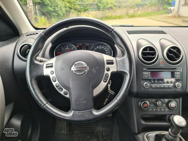 Violet Nissan Qashqai 2012 in Utena, with an engine capacity of 1.50 L and mileage of 297 thousand km for 5200 €, photo 10 on AUTOMOTO.COM.LV