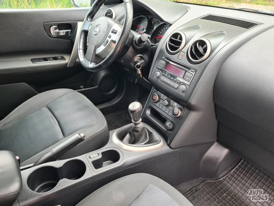 Violet Nissan Qashqai 2012 in Utena, with an engine capacity of 1.50 L and mileage of 297 thousand km for 5200 €, photo 12 on AUTOMOTO.COM.LV