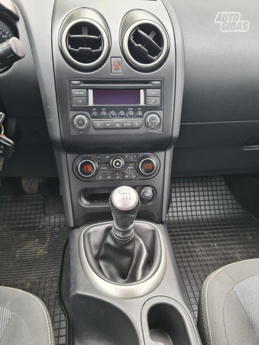 Violet Nissan Qashqai 2012 in Utena, with an engine capacity of 1.50 L and mileage of 297 thousand km for 5200 €, photo 13 on AUTOMOTO.COM.LV