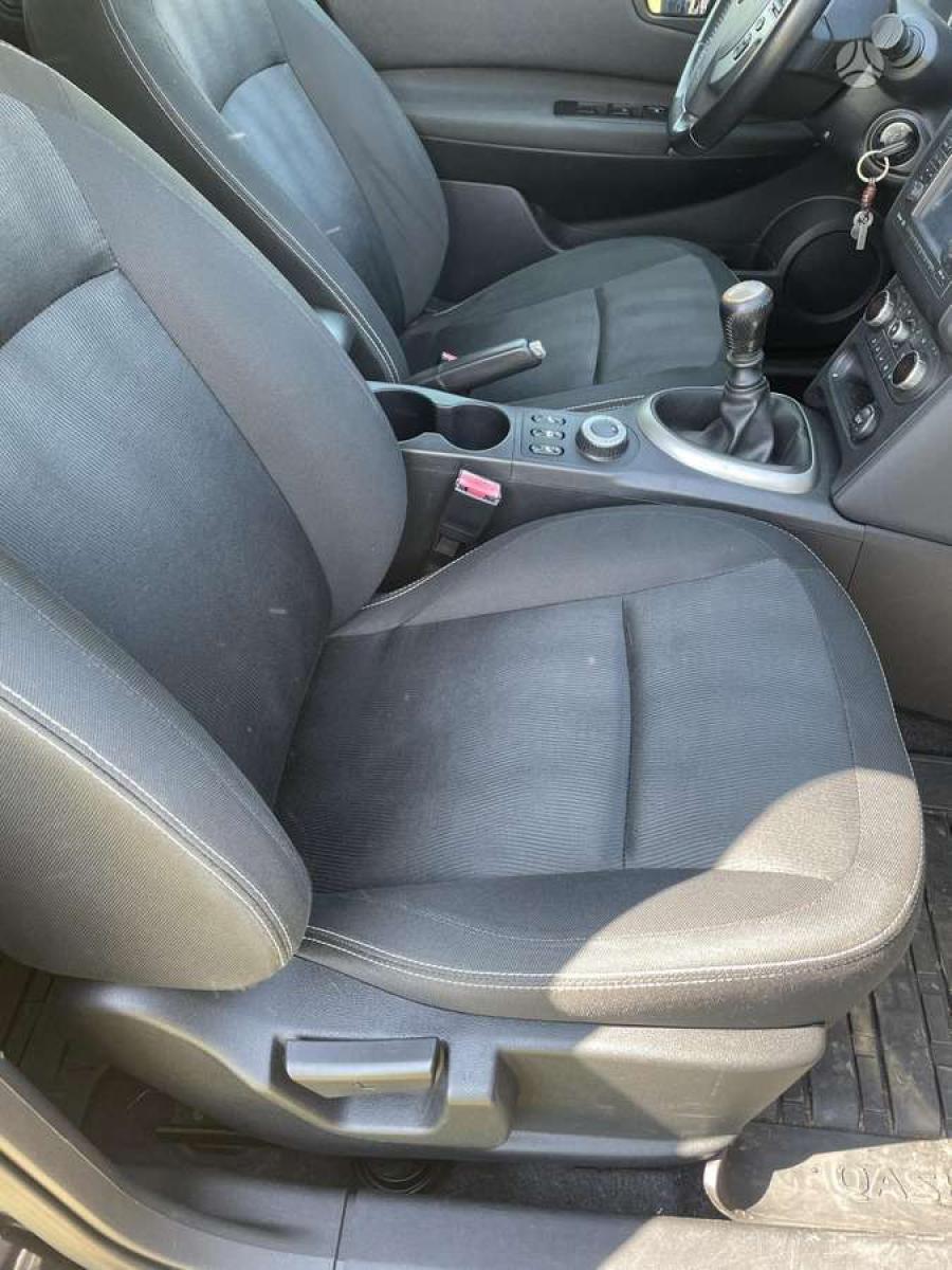 Violet Nissan Qashqai 2012 in Vilnius, with an engine capacity of 1.60 L and mileage of 171 thousand km for 5490 €, photo 10 on AUTOMOTO.COM.LV