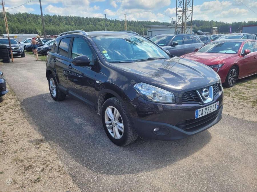 Violet Nissan Qashqai 2012 in Vilnius, with an engine capacity of 1.46 L and mileage of 260 thousand km for 4950 €, photo 3 on AUTOMOTO.COM.LV