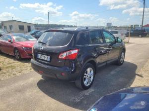 Violet Nissan Qashqai 2012 in Vilnius, with an engine capacity of 1.46 L and mileage of 260 thousand km for 4950 €, photo 6 on AUTOMOTO.COM.LV