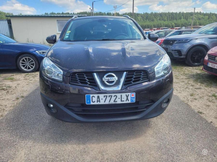 Violet Nissan Qashqai 2012 in Vilnius, with an engine capacity of 1.46 L and mileage of 260 thousand km for 4950 €, photo 9 on AUTOMOTO.COM.LV