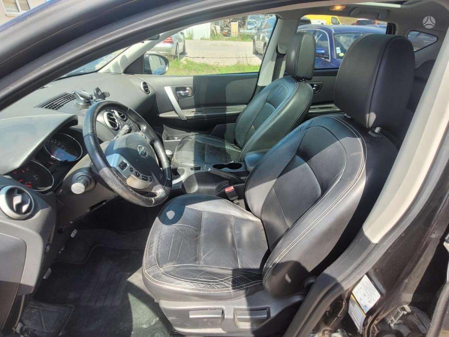 Violet Nissan Qashqai 2012 in Vilnius, with an engine capacity of 1.46 L and mileage of 260 thousand km for 4950 €, photo 10 on AUTOMOTO.COM.LV