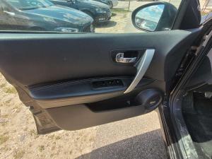 Violet Nissan Qashqai 2012 in Vilnius, with an engine capacity of 1.46 L and mileage of 260 thousand km for 4950 €, photo 13 on AUTOMOTO.COM.LV