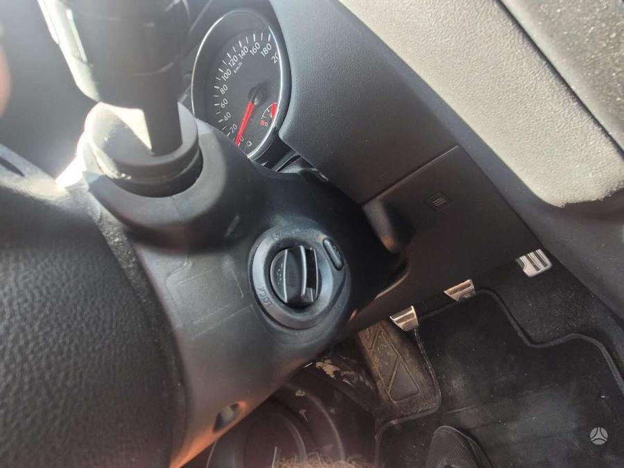 Violet Nissan Qashqai 2012 in Vilnius, with an engine capacity of 1.46 L and mileage of 260 thousand km for 4950 €, photo 15 on AUTOMOTO.COM.LV