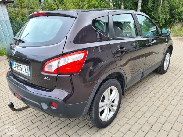 Violet Nissan Qashqai 2012 in Utena, with an engine capacity of 1.50 L and mileage of 297 thousand km for 5200 €, photo 4 on AUTOMOTO.COM.LV