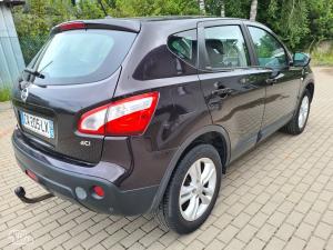 Violet Nissan Qashqai 2012 in Utena, with an engine capacity of 1.50 L and mileage of 297 thousand km for 5200 €, photo 5 on AUTOMOTO.COM.LV