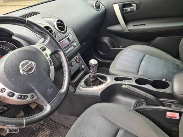 Violet Nissan Qashqai 2012 in Utena, with an engine capacity of 1.50 L and mileage of 297 thousand km for 5200 €, photo 8 on AUTOMOTO.COM.LV