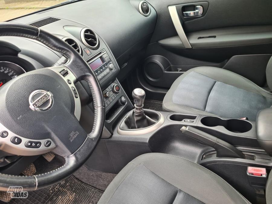 Violet Nissan Qashqai 2012 in Utena, with an engine capacity of 1.50 L and mileage of 297 thousand km for 5200 €, photo 9 on AUTOMOTO.COM.LV
