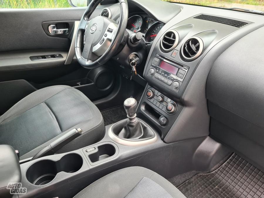 Violet Nissan Qashqai 2012 in Utena, with an engine capacity of 1.50 L and mileage of 297 thousand km for 5200 €, photo 12 on AUTOMOTO.COM.LV