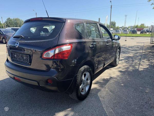 Violet Nissan Qashqai 2012 in Marijampole, with an engine capacity of 1.60 L and mileage of 142 thousand km for 3950 €, photo 5 on AUTOMOTO.COM.LV
