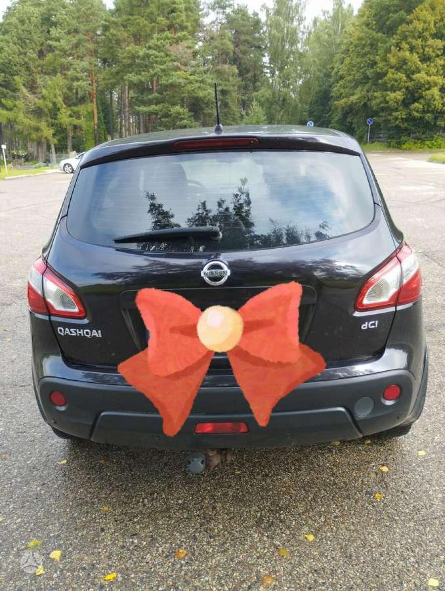 Violet Nissan Qashqai 2012 in Vilnius, with an engine capacity of 1.60 L and mileage of 285 thousand km for 3999 €, photo 3 on AUTOMOTO.COM.LV