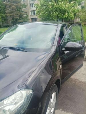 Violet Nissan Qashqai 2012 in Vilnius, with an engine capacity of 1.60 L and mileage of 285 thousand km for 3999 €, photo 9 on AUTOMOTO.COM.LV