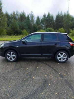 Violet Nissan Qashqai 2012 in Vilnius, with an engine capacity of 1.60 L and mileage of 285 thousand km for 3999 €, photo 10 on AUTOMOTO.COM.LV