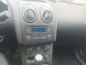 Violet Nissan Qashqai 2012 in Vilnius, with an engine capacity of 1.60 L and mileage of 285 thousand km for 3999 €, photo 14 on AUTOMOTO.COM.LV
