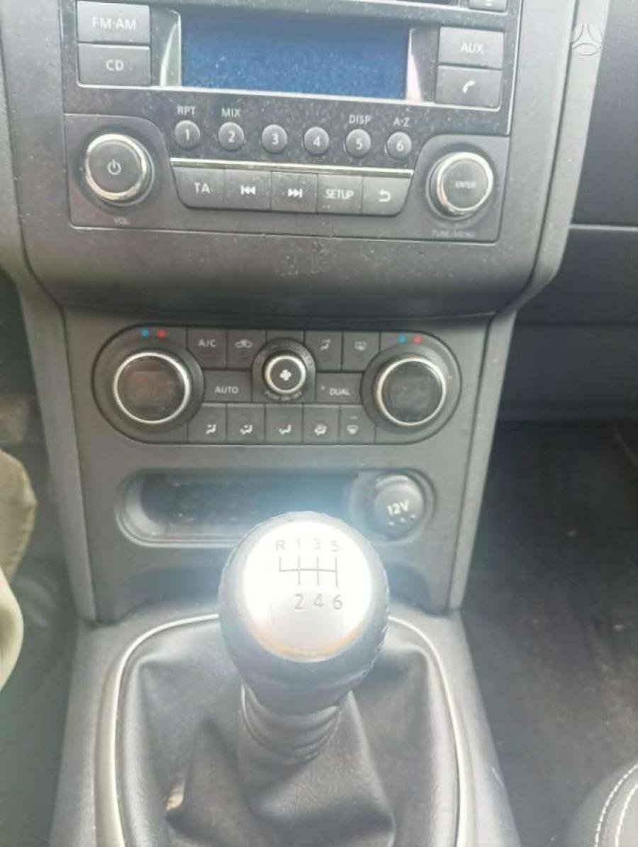 Violet Nissan Qashqai 2012 in Vilnius, with an engine capacity of 1.60 L and mileage of 285 thousand km for 3999 €, photo 15 on AUTOMOTO.COM.LV