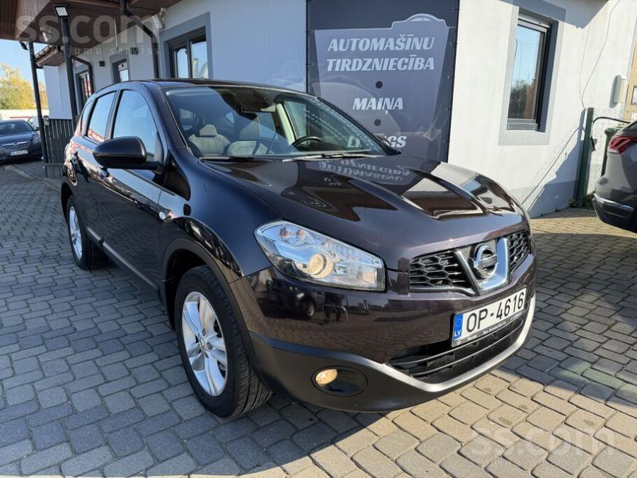 Violet Nissan Qashqai 2012 in Talsi, with an engine capacity of 2.00 L and mileage of 126 thousand km for 6500 €, photo 1 on AUTOMOTO.COM.LV