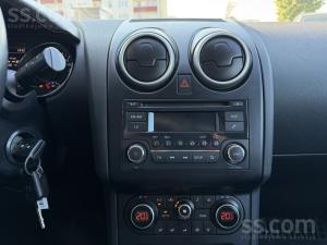 Violet Nissan Qashqai 2012 in Talsi, with an engine capacity of 2.00 L and mileage of 126 thousand km for 6500 €, photo 18 on AUTOMOTO.COM.LV