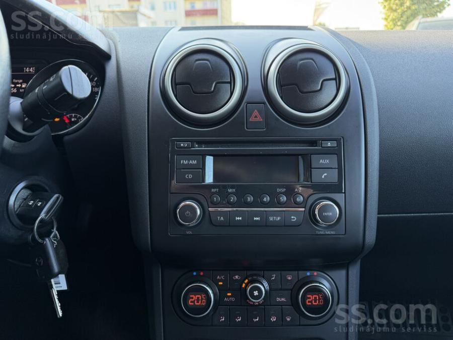Violet Nissan Qashqai 2012 in Talsi, with an engine capacity of 2.00 L and mileage of 126 thousand km for 6500 €, photo 18 on AUTOMOTO.COM.LV