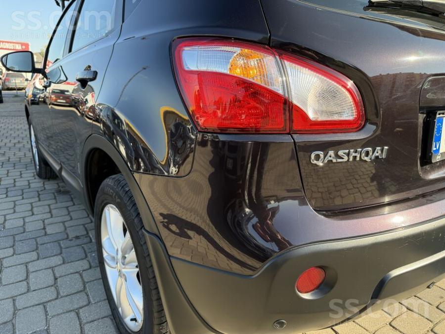 Violet Nissan Qashqai 2012 in Talsi, with an engine capacity of 2.00 L and mileage of 126 thousand km for 6500 €, photo 23 on AUTOMOTO.COM.LV