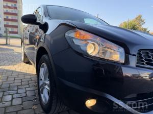 Violet Nissan Qashqai 2012 in Talsi, with an engine capacity of 2.00 L and mileage of 126 thousand km for 6500 €, photo 24 on AUTOMOTO.COM.LV