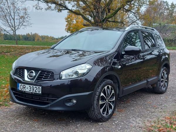 Violet Nissan Qashqai 2012 in Daugavpils, with an engine capacity of 1.60 L and mileage of 191 thousand km for 5750 €, photo 3 on AUTOMOTO.COM.LV