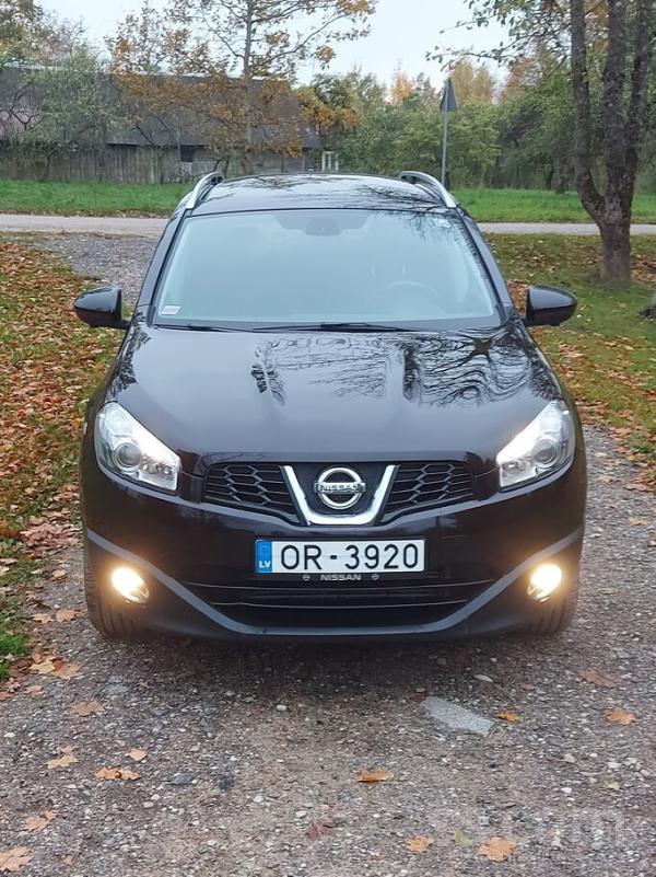 Violet Nissan Qashqai 2012 in Daugavpils, with an engine capacity of 1.60 L and mileage of 191 thousand km for 5750 €, photo 5 on AUTOMOTO.COM.LV