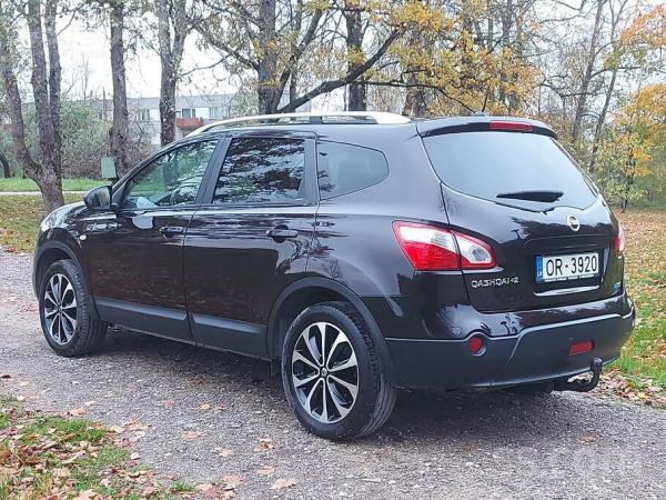 Violet Nissan Qashqai 2012 in Daugavpils, with an engine capacity of 1.60 L and mileage of 191 thousand km for 5750 €, photo 9 on AUTOMOTO.COM.LV