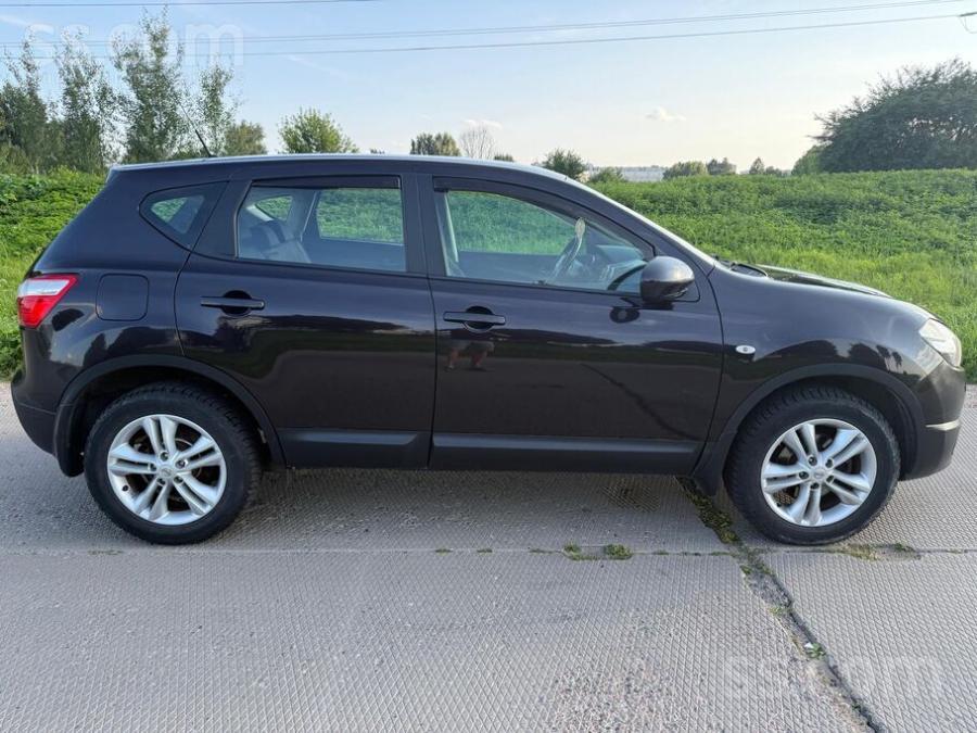 Violets Nissan Qashqai 2013 Rīga, ar dzinēja tilpumu 1.60 L un nobraukumu 196 tūkst. km par 5200 €, foto 5 vietnē AUTOMOTO.COM.LV