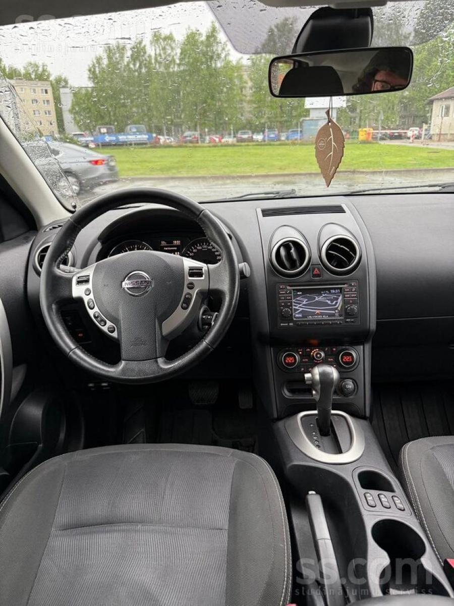 Violets Nissan Qashqai 2013 Rīga, ar dzinēja tilpumu 1.60 L un nobraukumu 196 tūkst. km par 5200 €, foto 8 vietnē AUTOMOTO.COM.LV