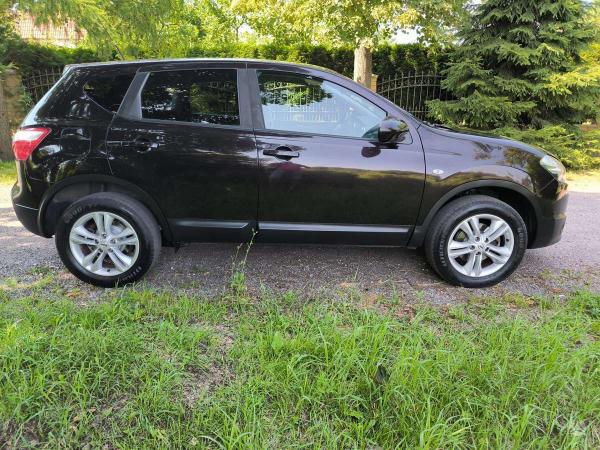 Violet Nissan Qashqai 2013 in Alytus, with an engine capacity of 1.46 L and mileage of 229 thousand km for 5700 €, photo 8 on AUTOMOTO.COM.LV