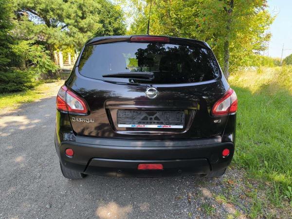 Violet Nissan Qashqai 2013 in Alytus, with an engine capacity of 1.46 L and mileage of 229 thousand km for 5700 €, photo 10 on AUTOMOTO.COM.LV