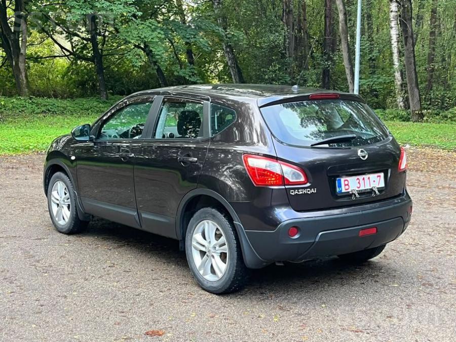 Violets Nissan Qashqai 2013 Rīga, ar dzinēja tilpumu 1.60 L un nobraukumu 0 tūkst. km par 6499 €, foto 4 vietnē AUTOMOTO.COM.LV
